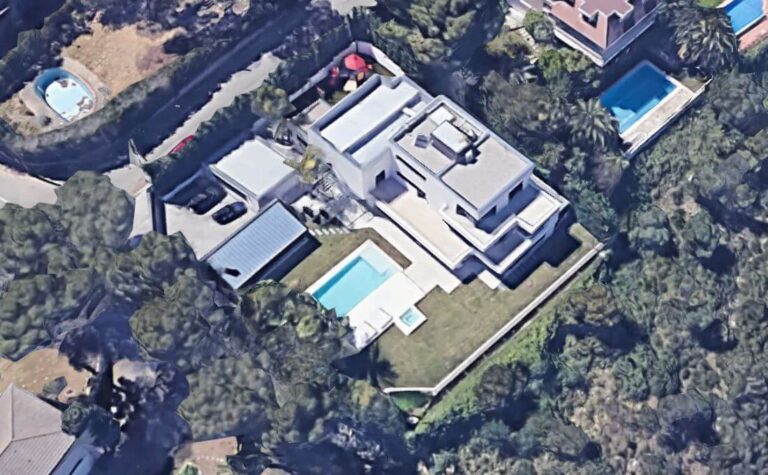 Luis Suarez’s House | President House