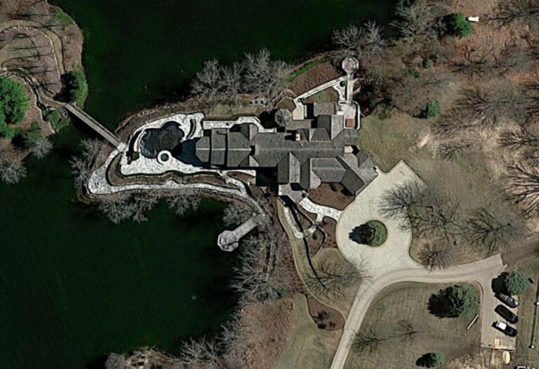 Diane Hendricks’ House | President House