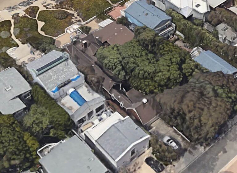 Danny Devito’s House | President House