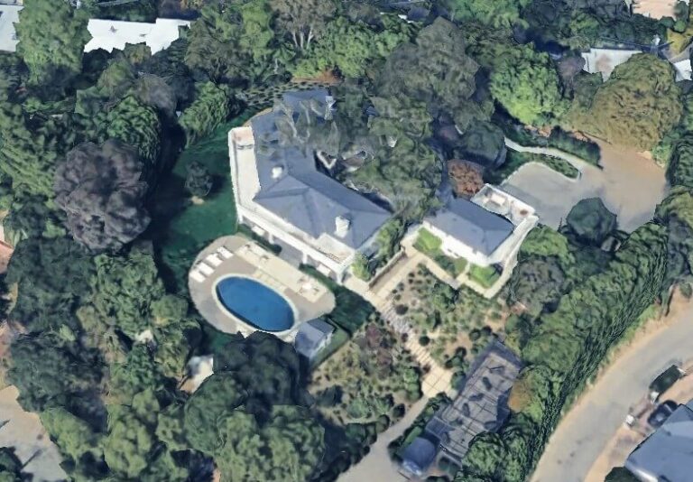 Alex Cooper’s House | President House